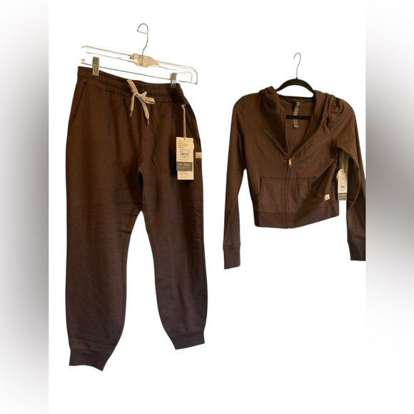 Vuori | Pants & Jumpsuits | Nwt Vuori Joggers And Full Zip Hoodie Set ...
